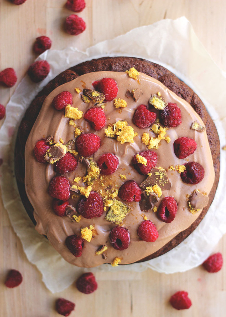 Flourless Chocolate Cake with Nutella Mousse, Raspberries & Honeycomb ...