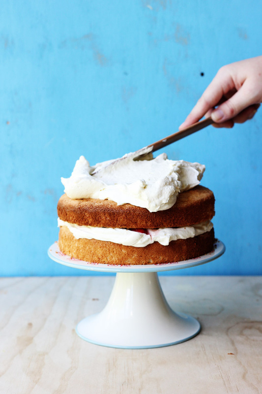 Midsommar Cake // International Eats | The Sugar Hit