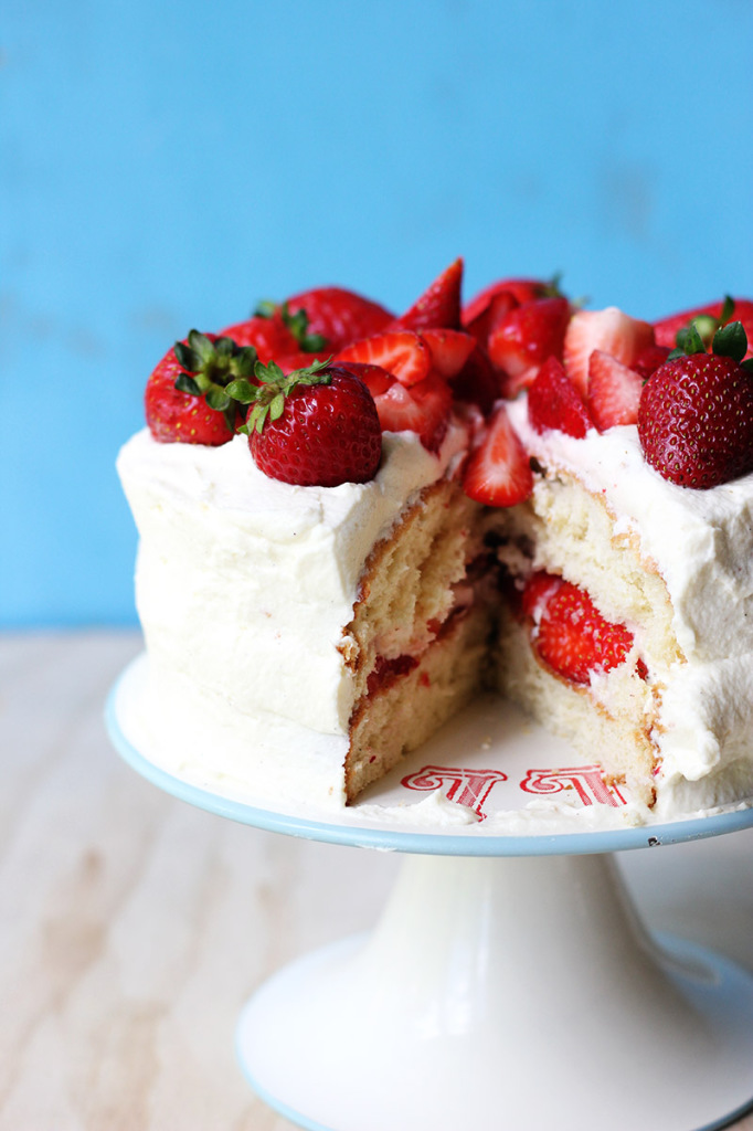 Midsommar Cake // International Eats | The Sugar Hit