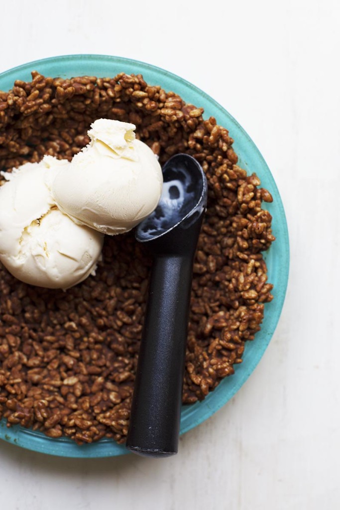 Peanut Butter Rice Krispie Ice Cream Pie | The Sugar Hit
